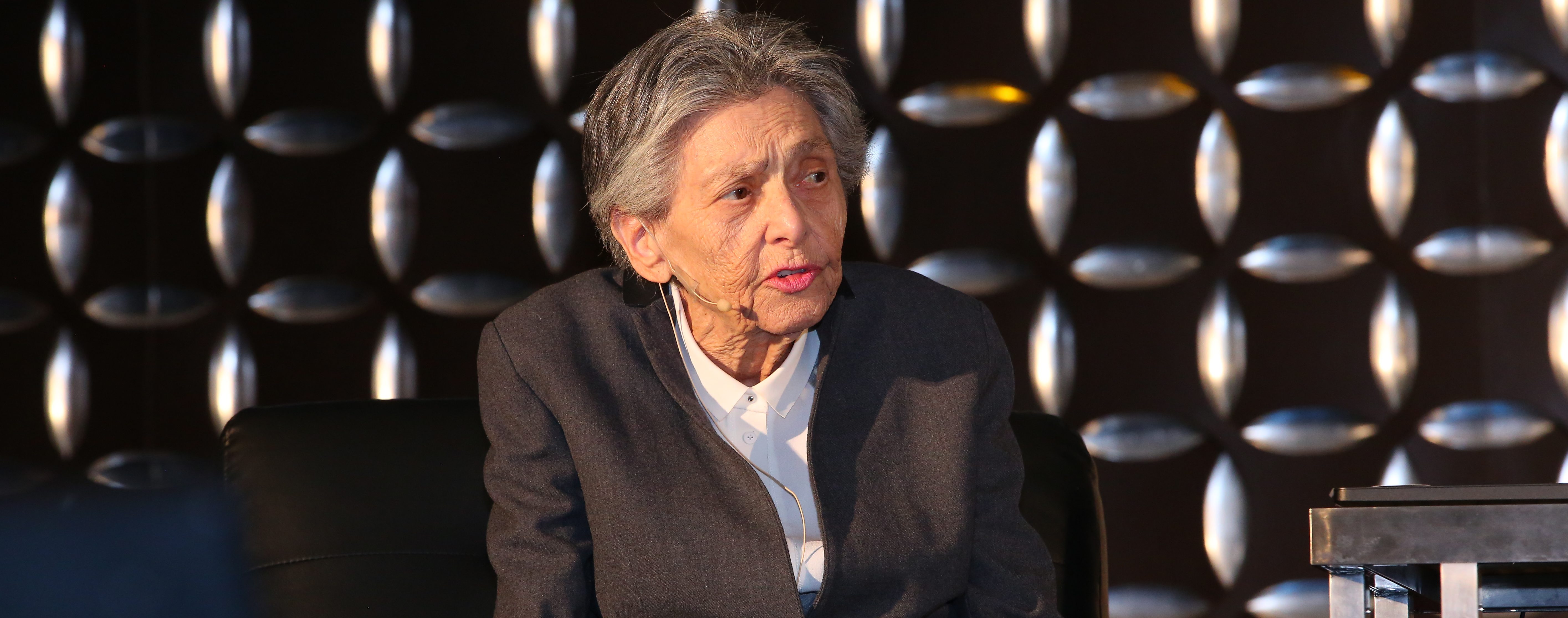 Suddenly Language: Lila R. Gleitman on the Evolution of an Innate Human ...